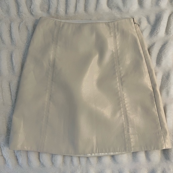 Aritzia | Skirts | Aritzia Babaton Modern Mini Skirt | Poshmark